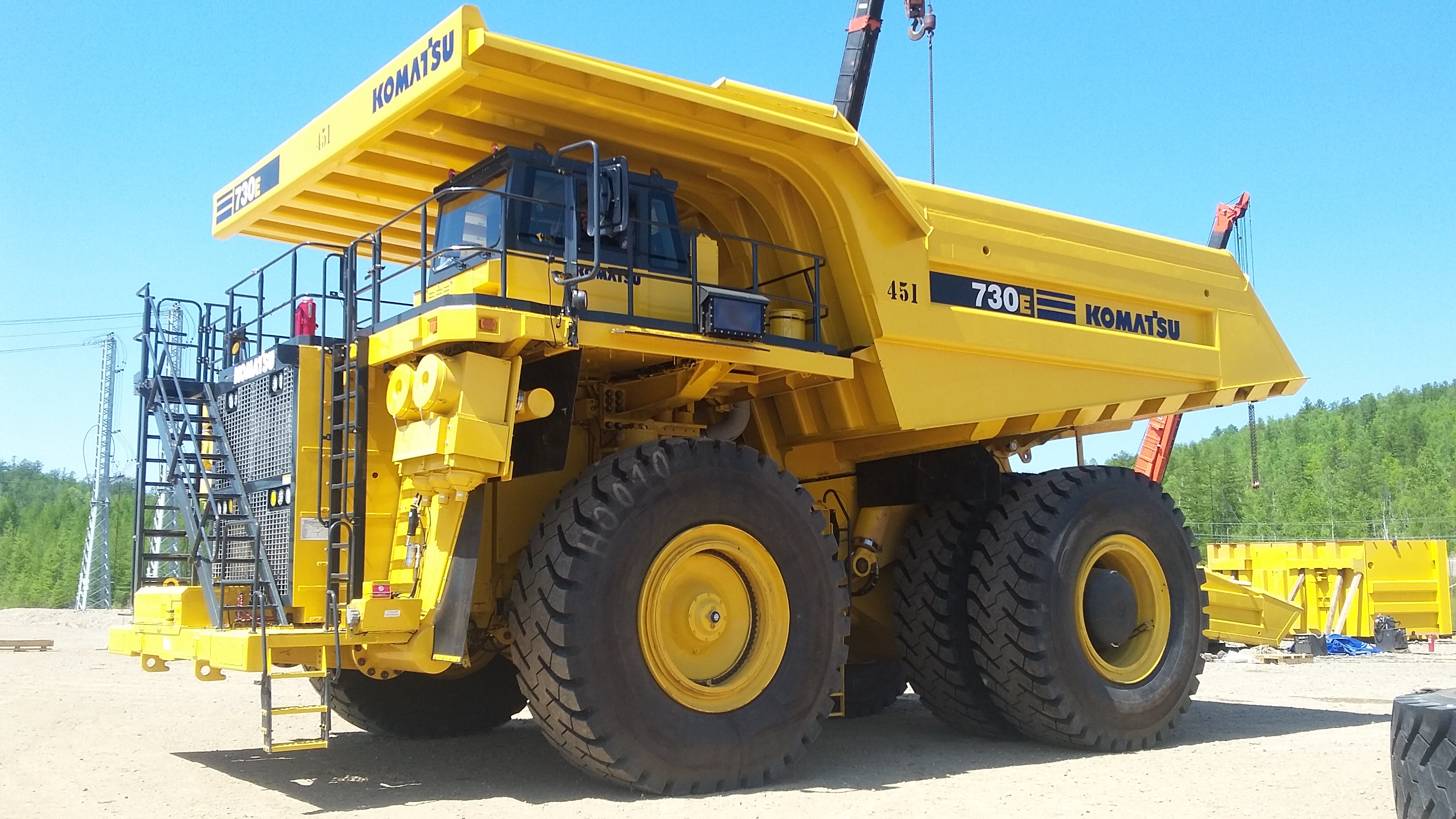 Самосвал Komatsu 730E-8: купить по выгодной цене, фото, характеристики ...