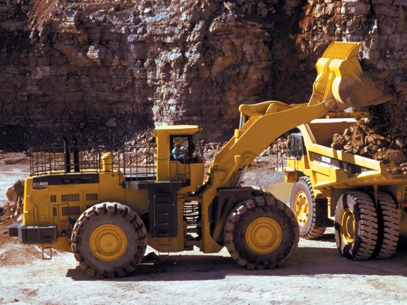 Колесный фронтальный погрузчик Komatsu WA800-3: купить на Komek.ru